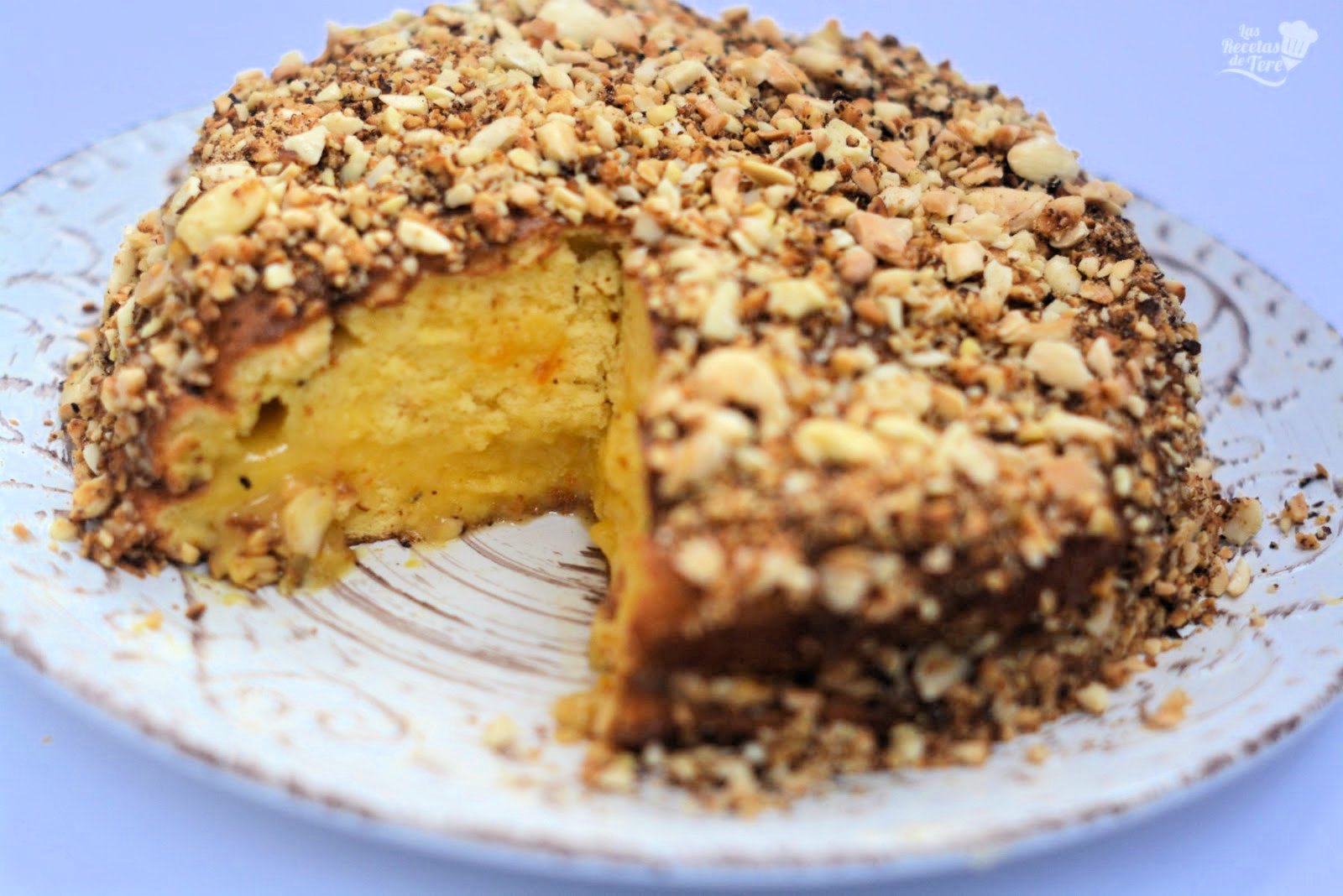 Bizcocho relleno con crema a la naranja