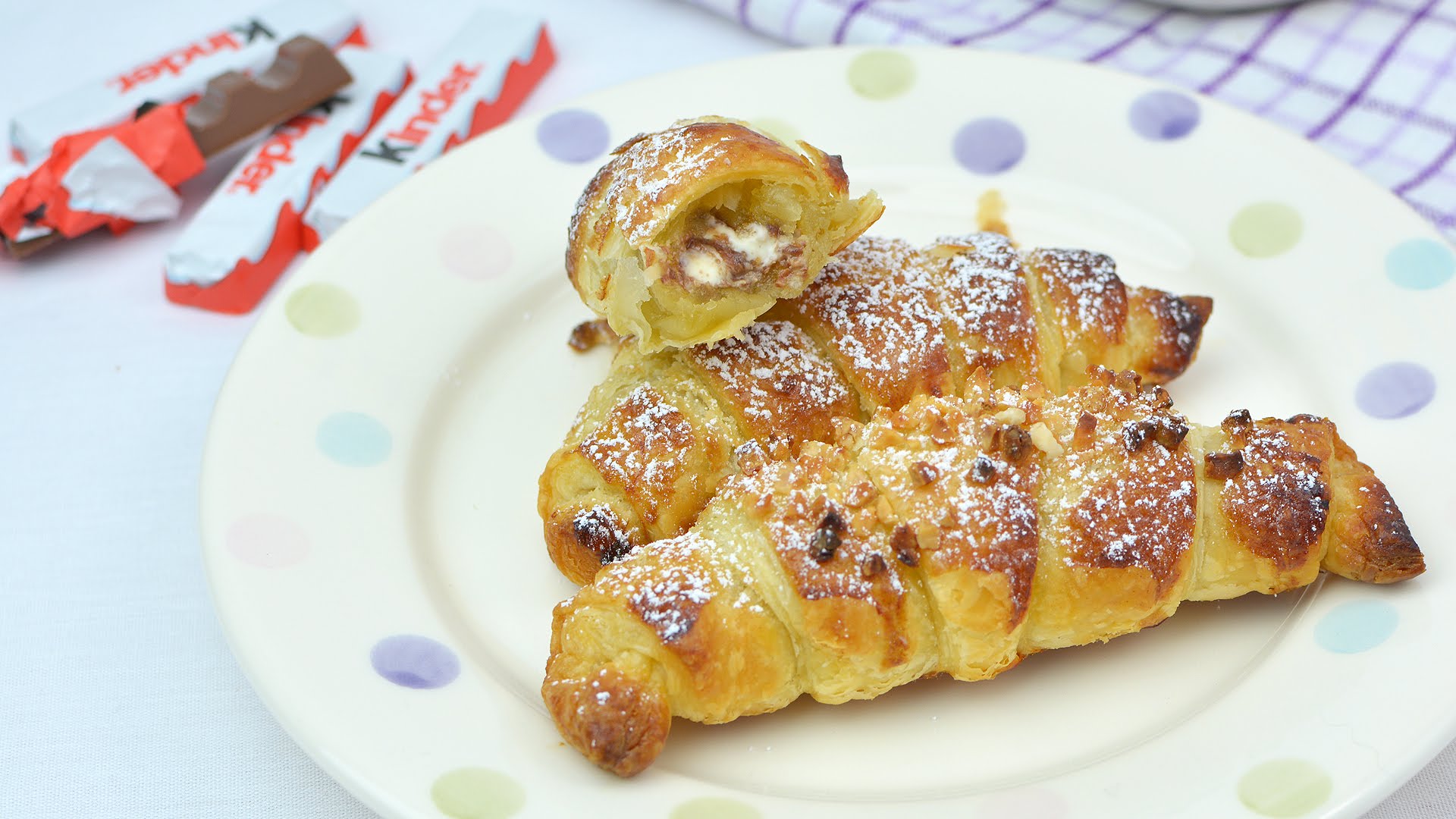 Cruasanes Rellenos de Kinder Chocolate